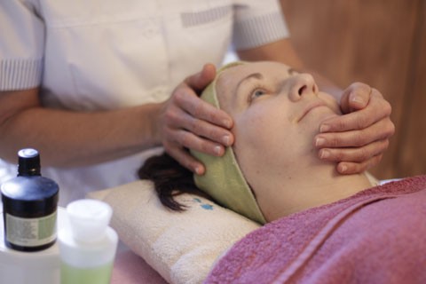Unwind and De-stress with an Aromatherapy Massage